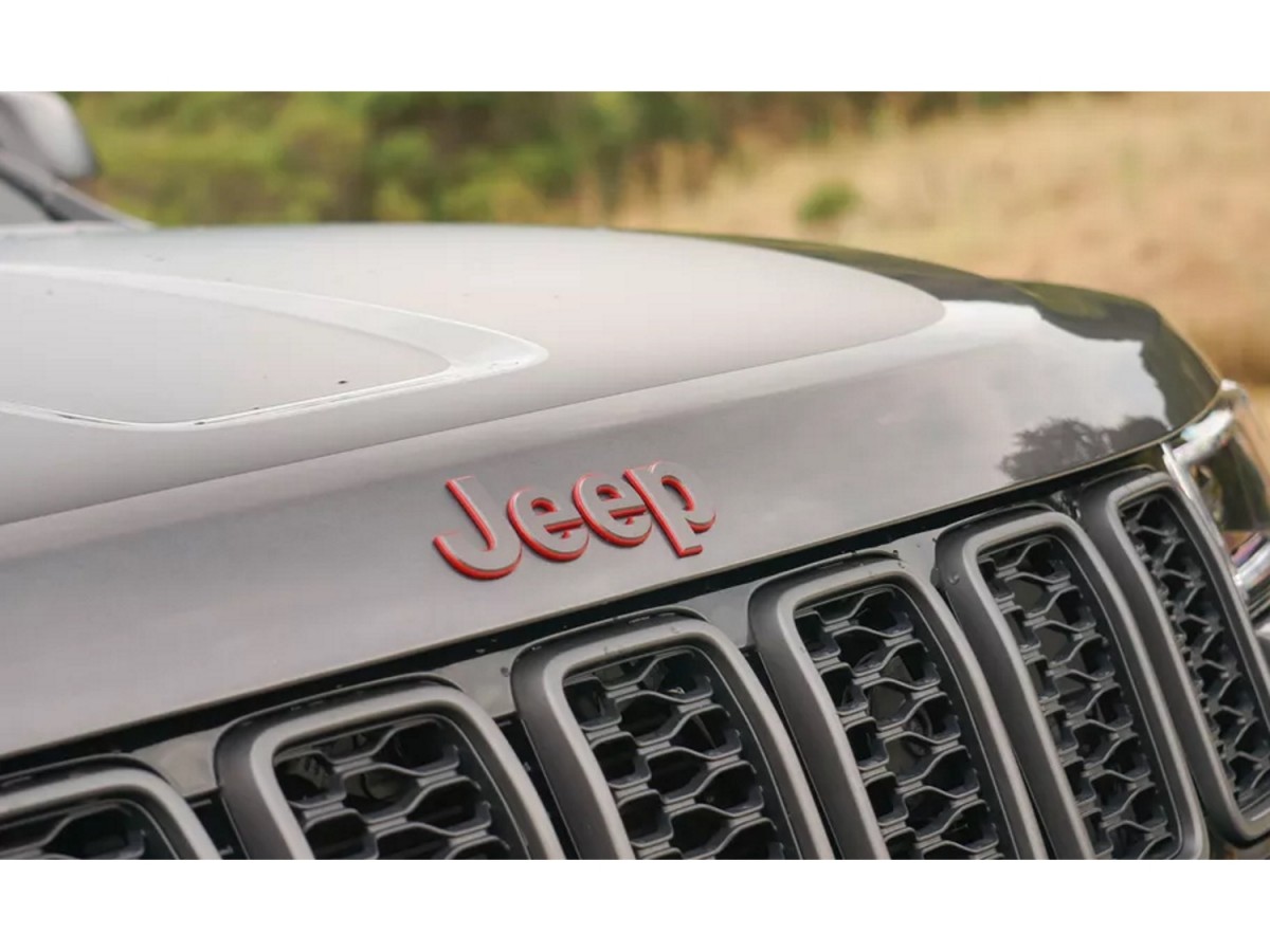 Authentic Mopar Emblem Hood Jeep Trailhawk - 55112901AC | Mopar Online ...