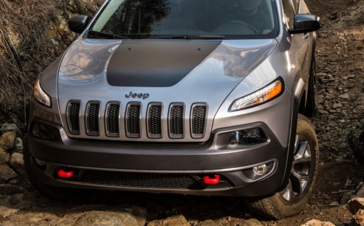 Authentic Mopar Hood Decal Kit Trailhawk - 82213775 | Mopar Online Parts