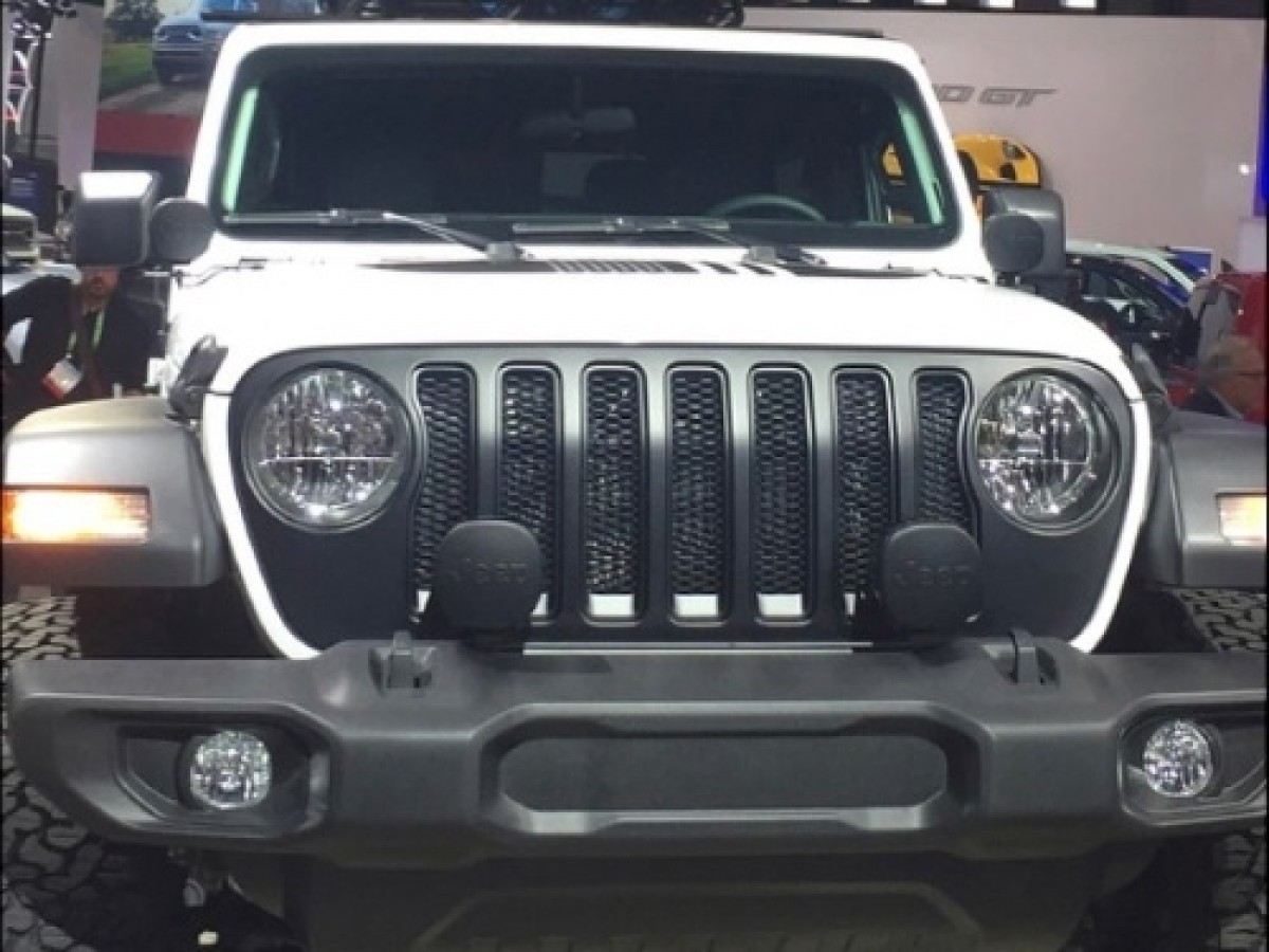 Authentic Mopar Grille Satin Black - 82215114 | Mopar Online Parts