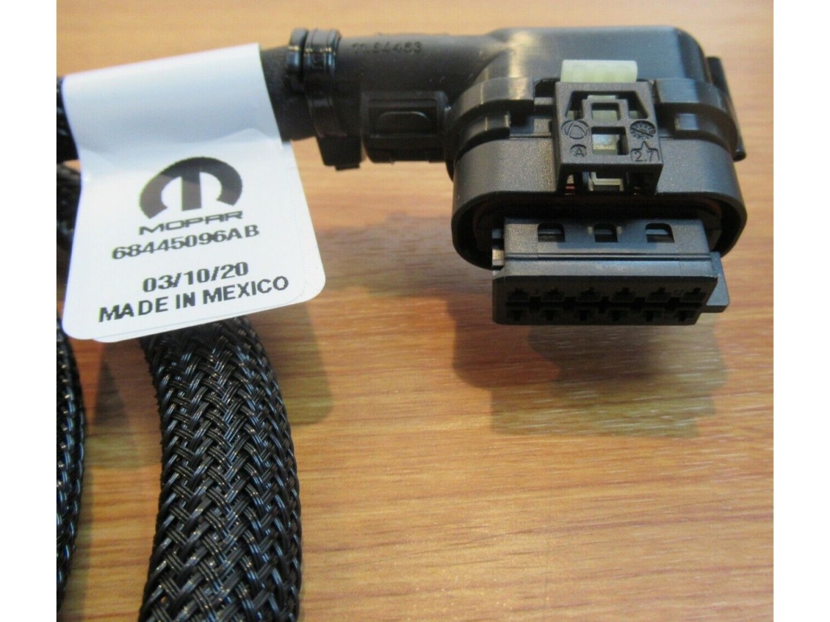 Genuine Mopar Goose Neck / Fifth Wheel Trailer Camera Wiring Harness ...